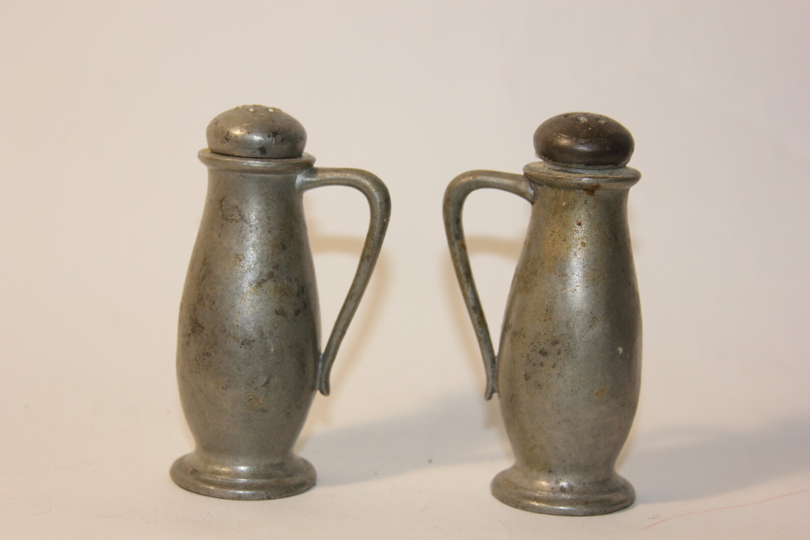 Vintage MAYFLOWER Pewter Salt Pepper Shaker Pair Set 3237 | Etsy