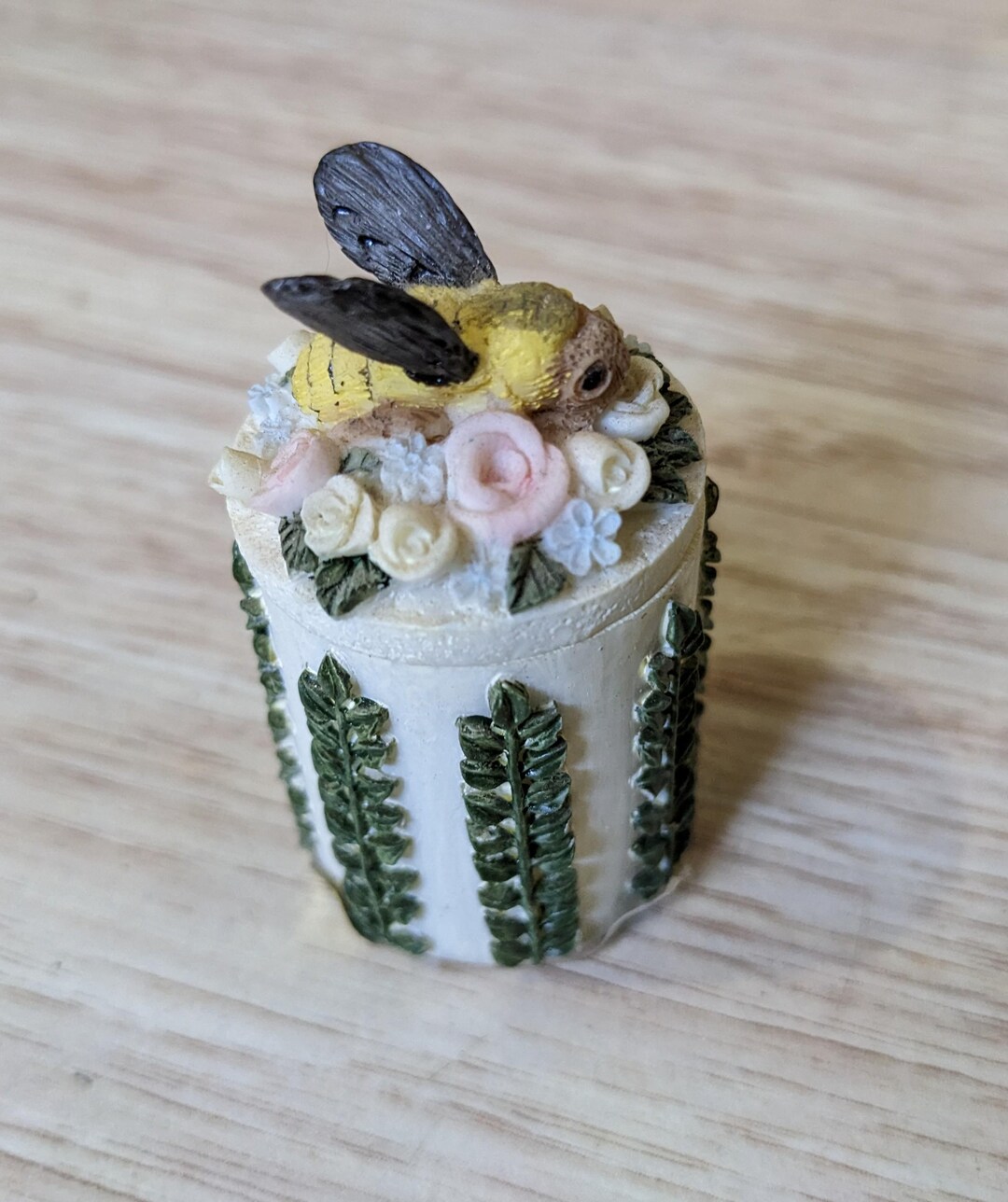 Vtg Vtg Honey Bee Bumblebee Trinket Box W/ Lid Rose Floral Flowers ...