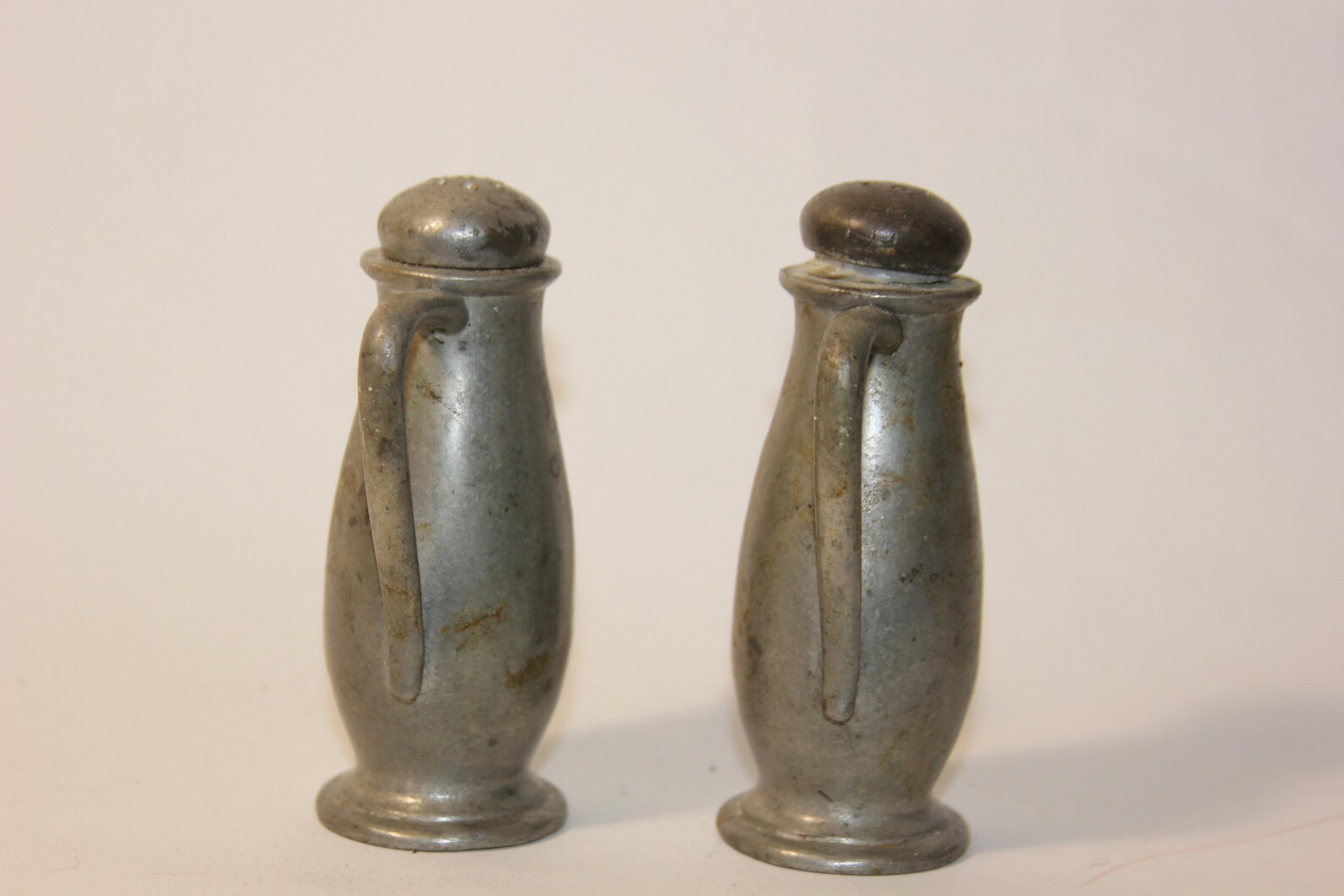 Vintage MAYFLOWER Pewter Salt Pepper Shaker Pair Set 3237 | Etsy