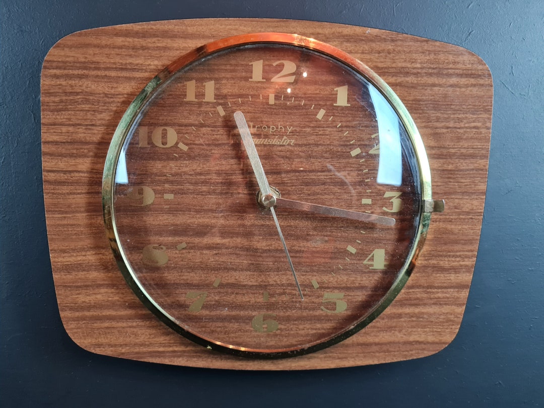 Vintage Wood Look and Black Outline Formica Wall Clock With Glass ...