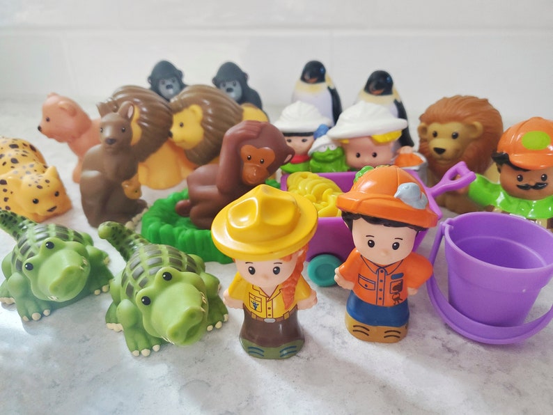YOU CHOOSE Fisher Price Little People Animals and Zookeeper, FPLP Lion ...