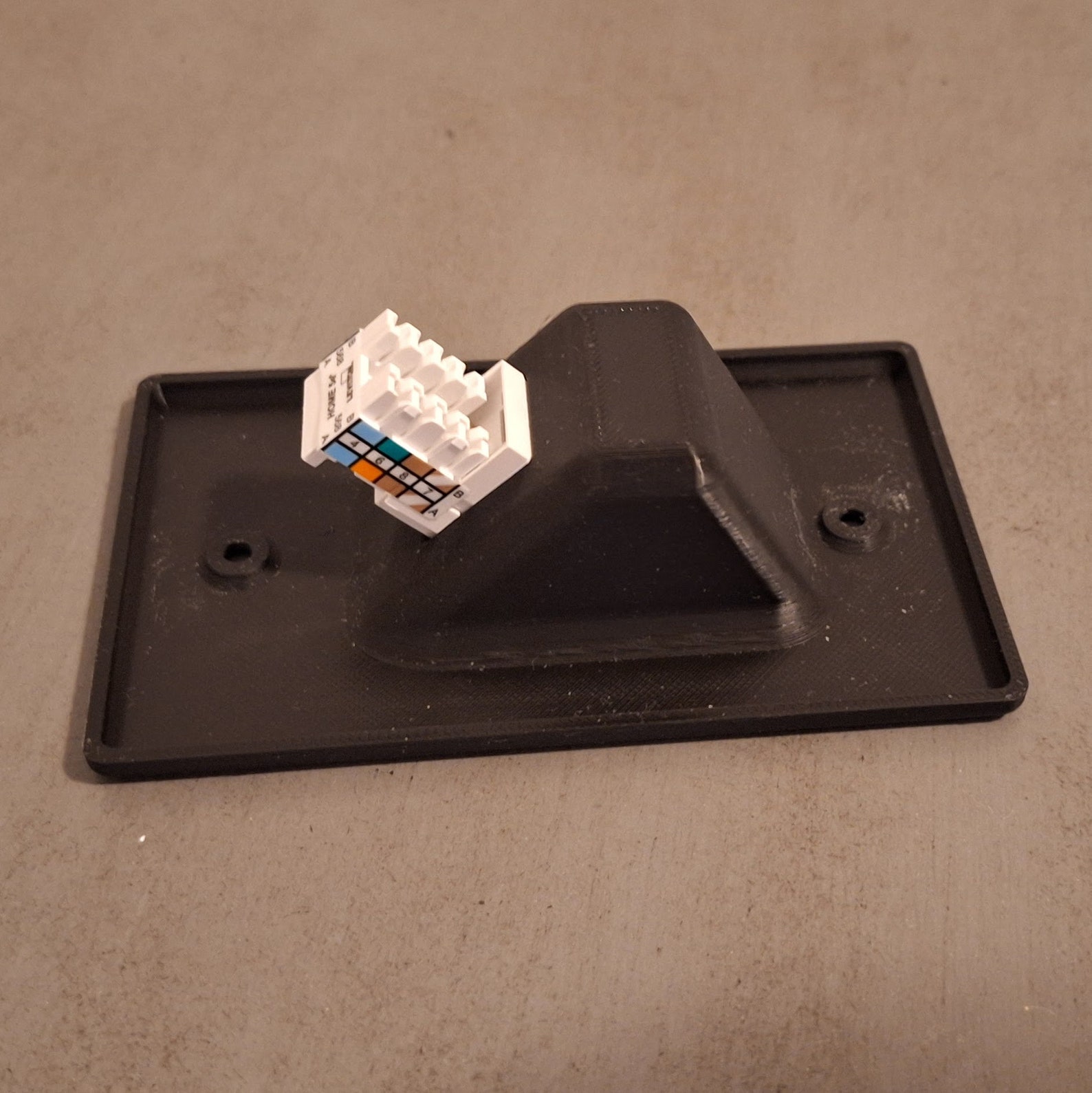 Angled Recessed Wallplate for Keystone (RJ45, Cat6, HDMI, Coax, Etc ...