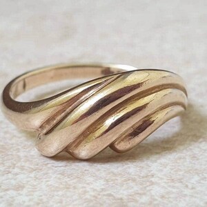 Wave Design Ring in 9ct Gold - Etsy UK