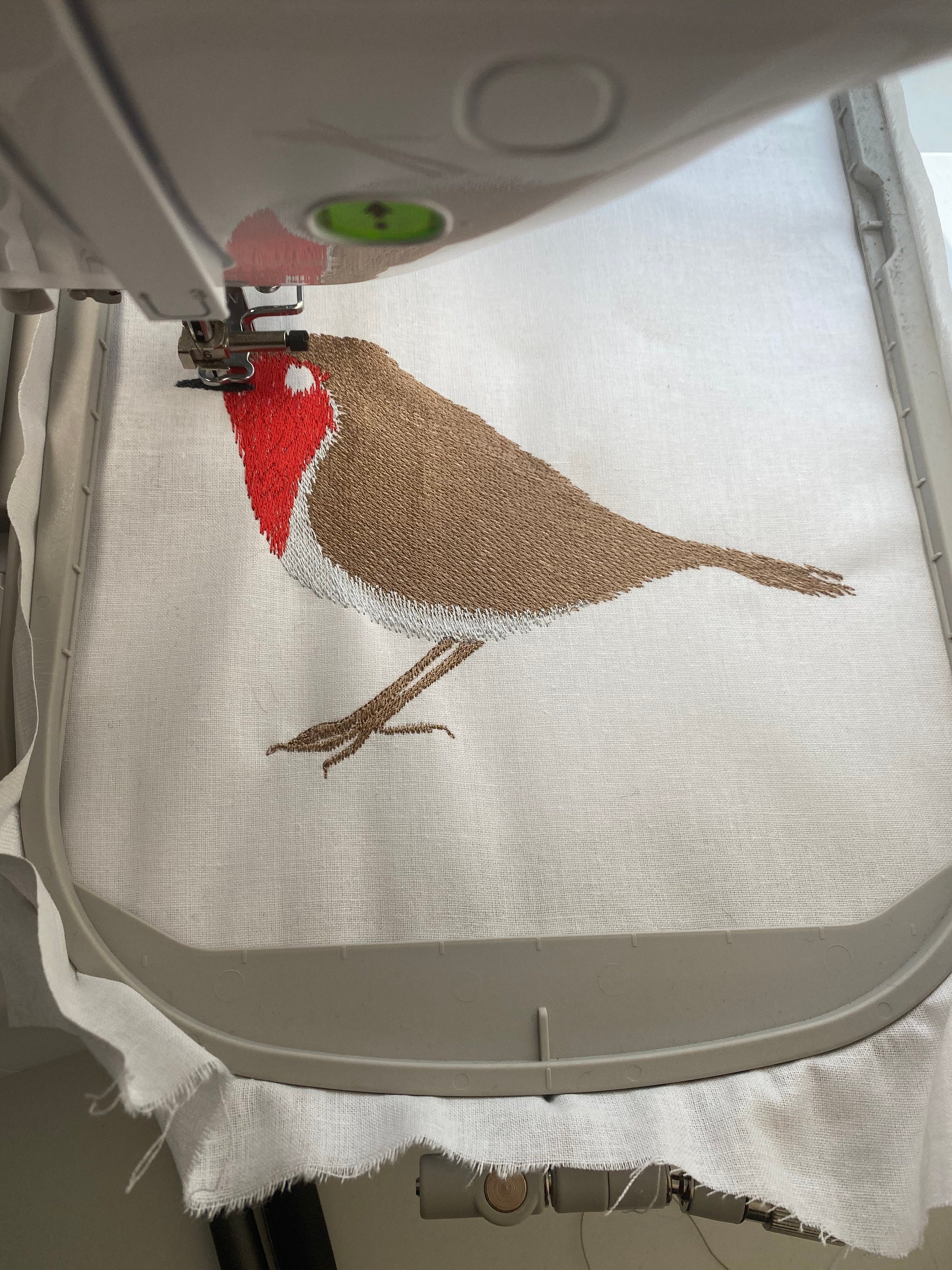Red Robbin Bird Machine Embroidery Digital Download Design 6 - Etsy