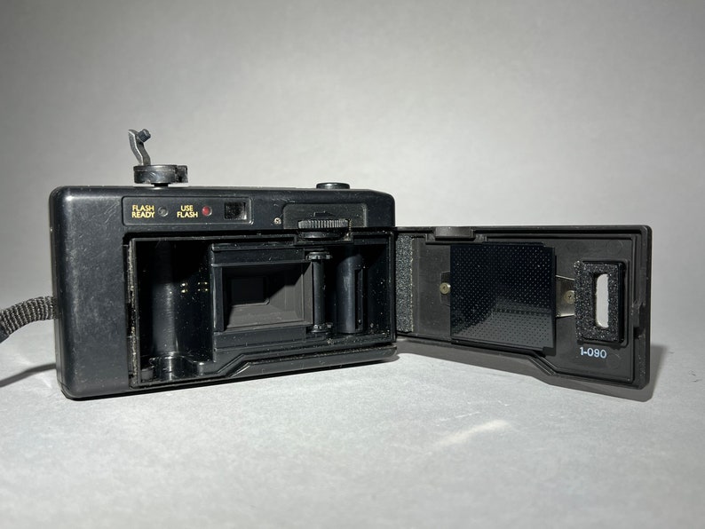 Unusual Miranda Solo Twin DX Compact 35mm Camera With FREE Roll of Film ...