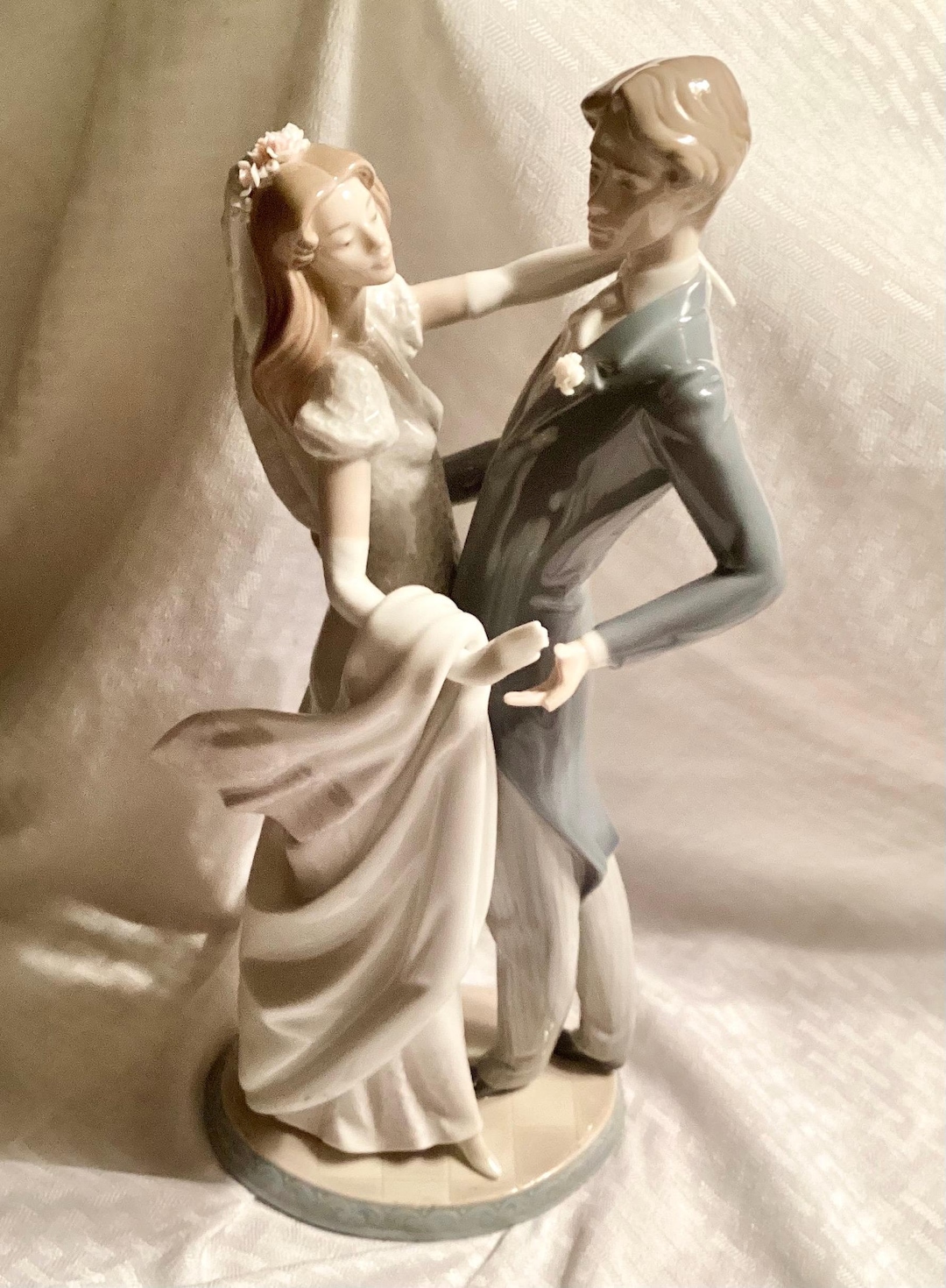 LLADRO I Love You Truly Bride and Groom - 1st Wedding Dance Porcelain ...