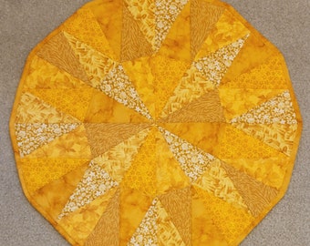 Round Thanksgiving Table Topper, Turkey Pattern Centerpiece, Handmade ...