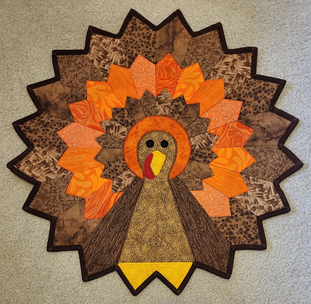 Round Thanksgiving Table Topper, Turkey Pattern Centerpiece, Handmade ...