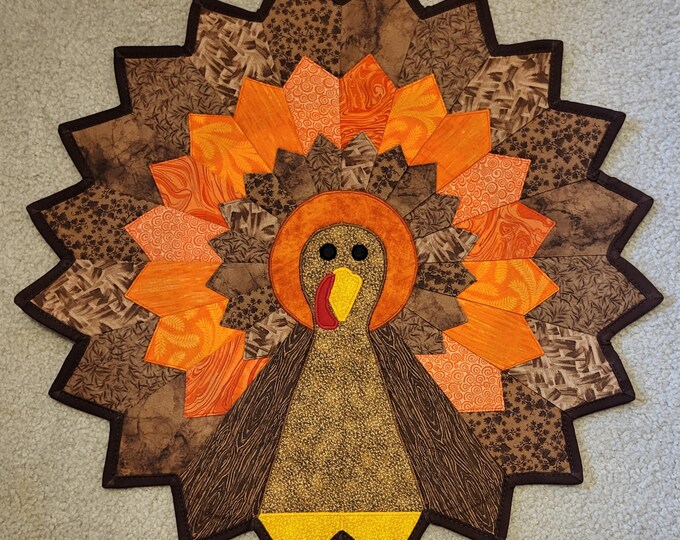 Round Thanksgiving Table Topper, Turkey Pattern Centerpiece, Handmade ...