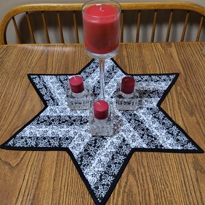 Star Shaped Many Small Flowers, Black on White,white on Black,use Year ...