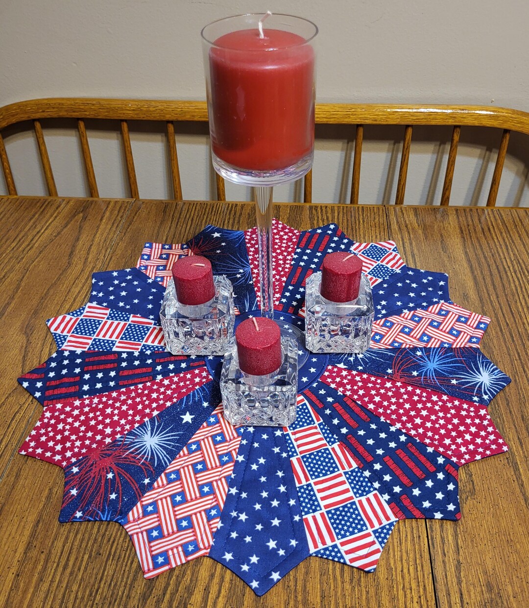 Round and Pointy 19.5 Inch Patriotic Table Topper, Handmade, Cotton ...