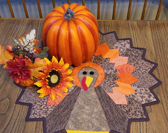 Round Thanksgiving Table Topper, Turkey Pattern Centerpiece, Handmade ...