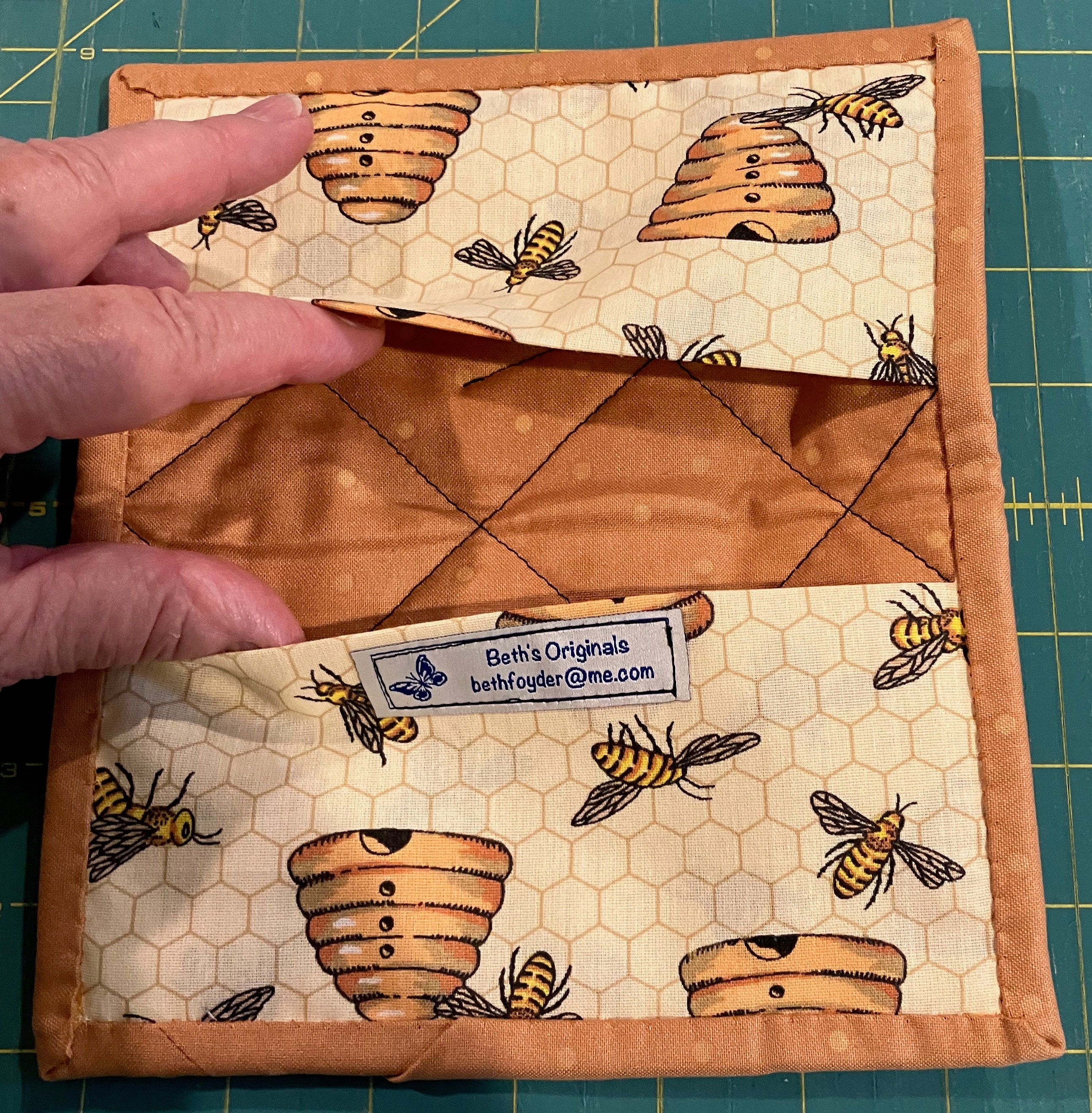 Handmade Quilted Honey Bee Checkbook Cover - Etsy