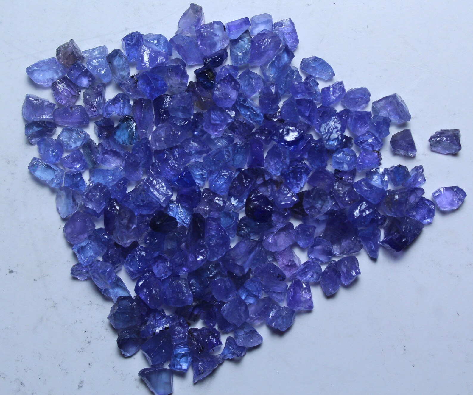 50 Carats Natural Raw Tanzanite Rough Stone Tiny Crystal - Etsy Denmark