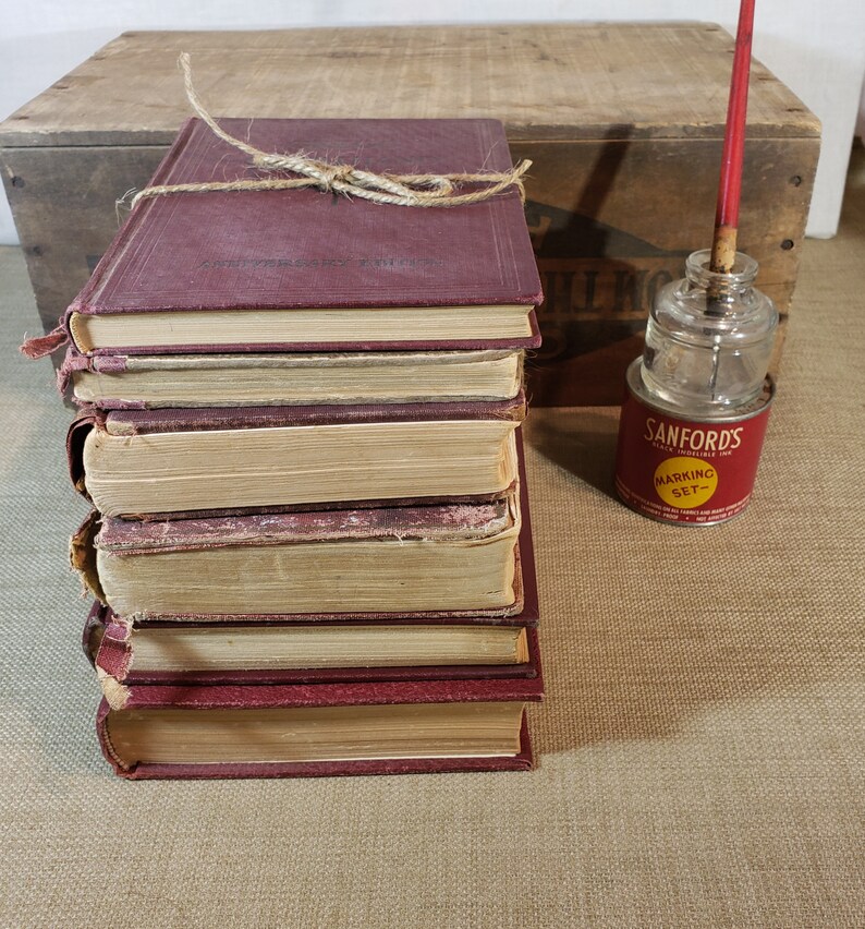 Set of 6 Vintage Maroon/burgandy Book Stack ~ Shades of Maroon/burgandy ...
