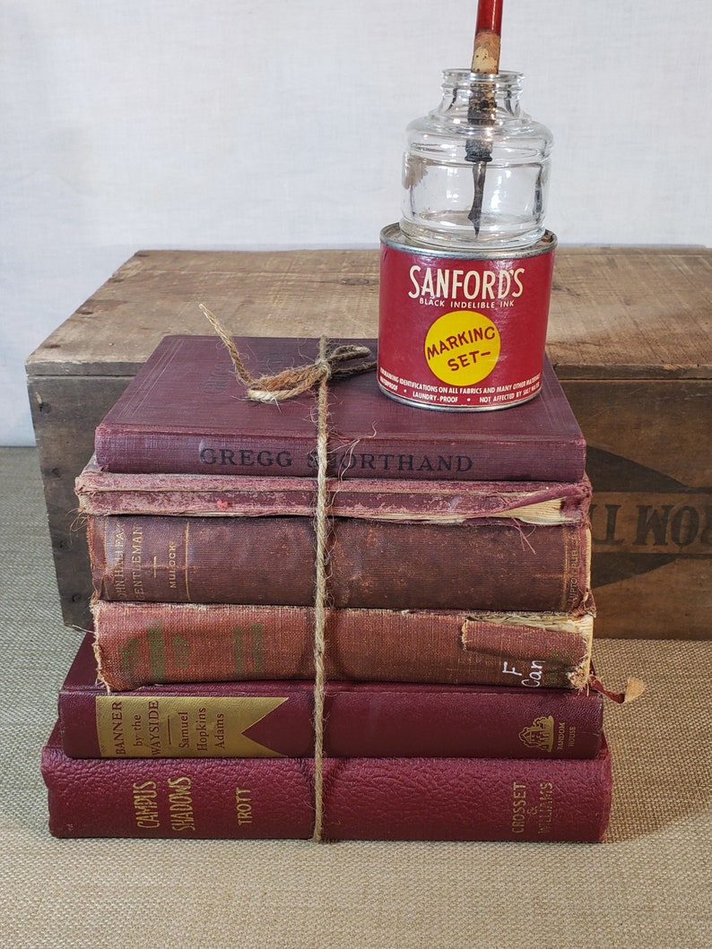 Set of 6 Vintage Maroon/burgandy Book Stack ~ Shades of Maroon/burgandy ...