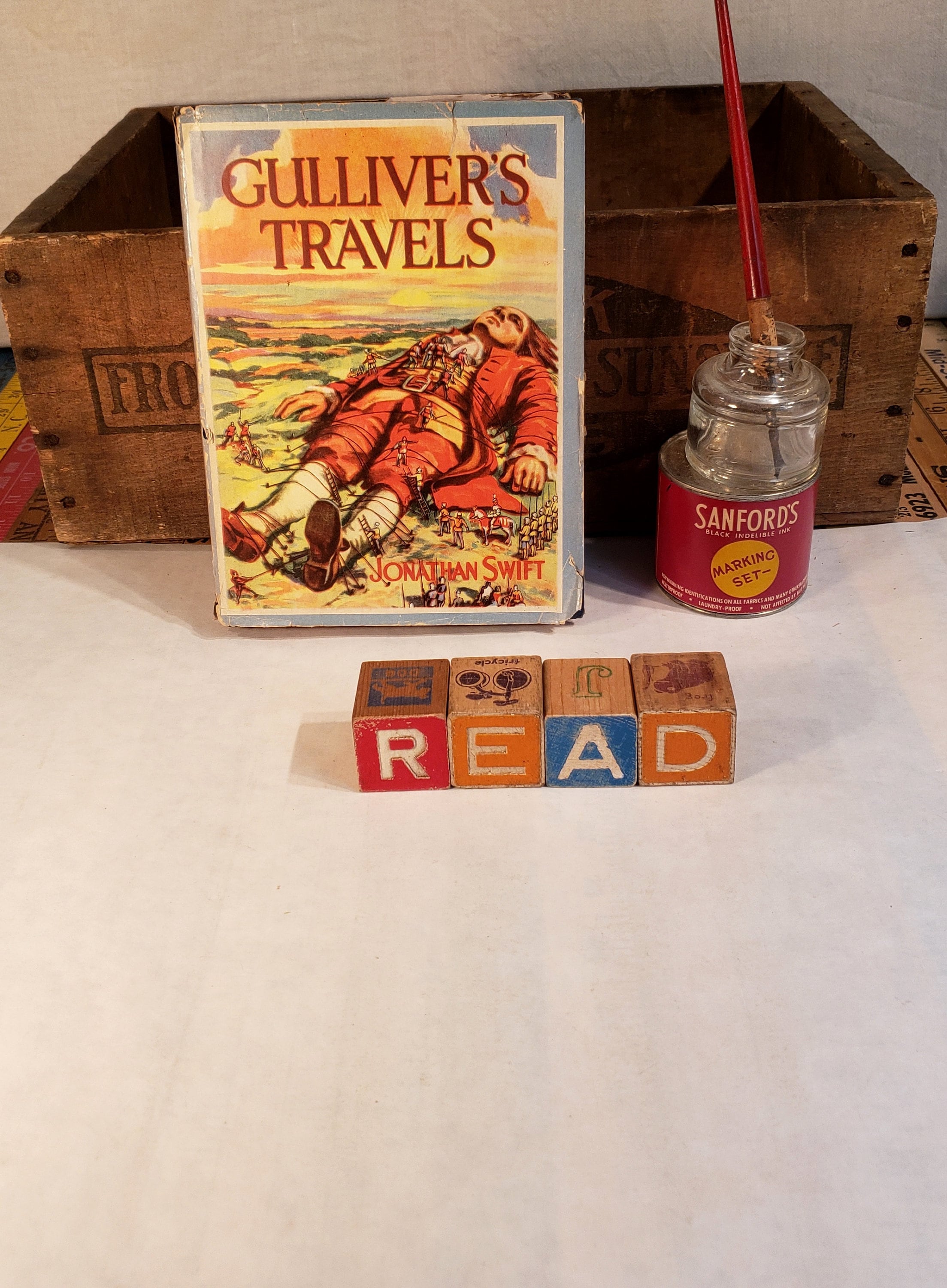 Gulliver's Travels Written by Jonathan Swift | Etsy