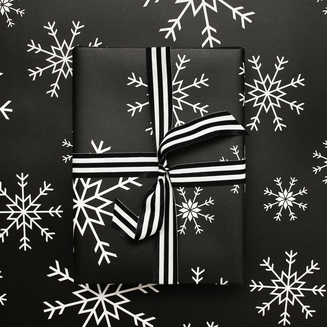 Christmas Wrapping Paper Black & White Snowflake Gift Wrap - Etsy