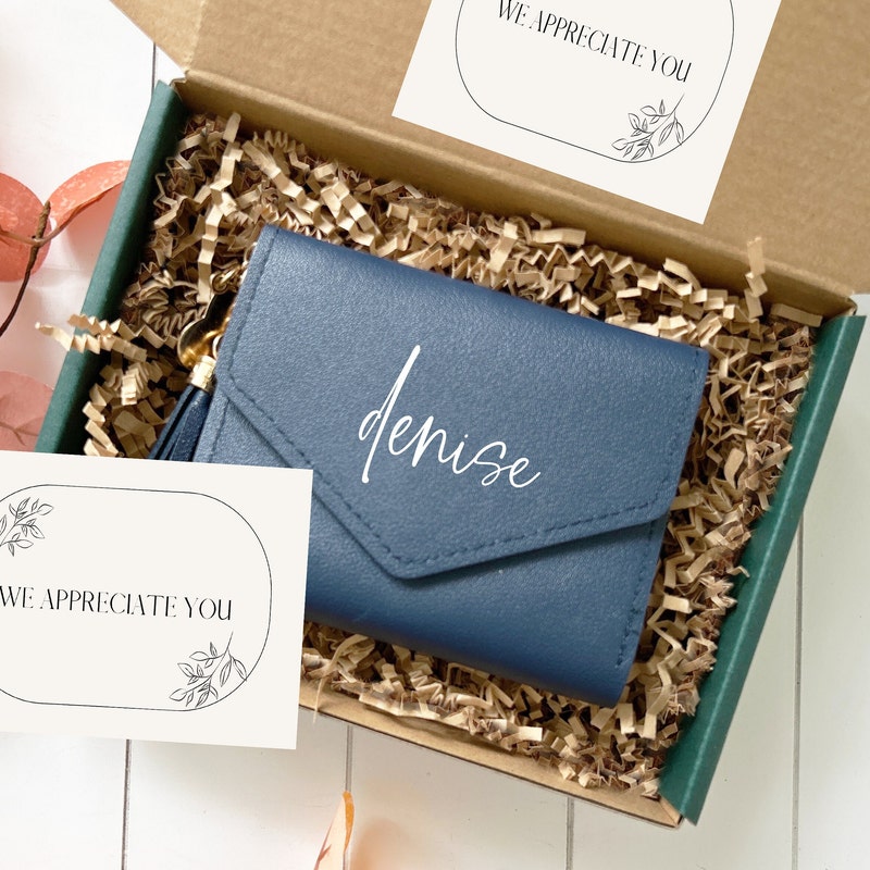 Bulk Gifts for Women - 60+ Gift Ideas for 2025