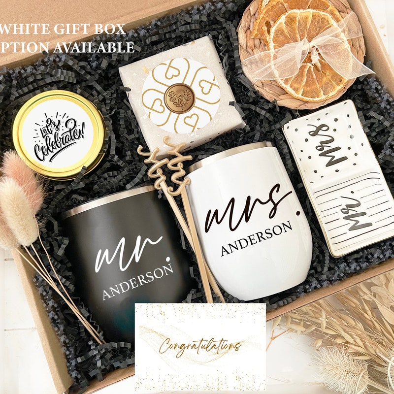 Wedding Gifts for the Couple - 60+ Gift Ideas for 2025