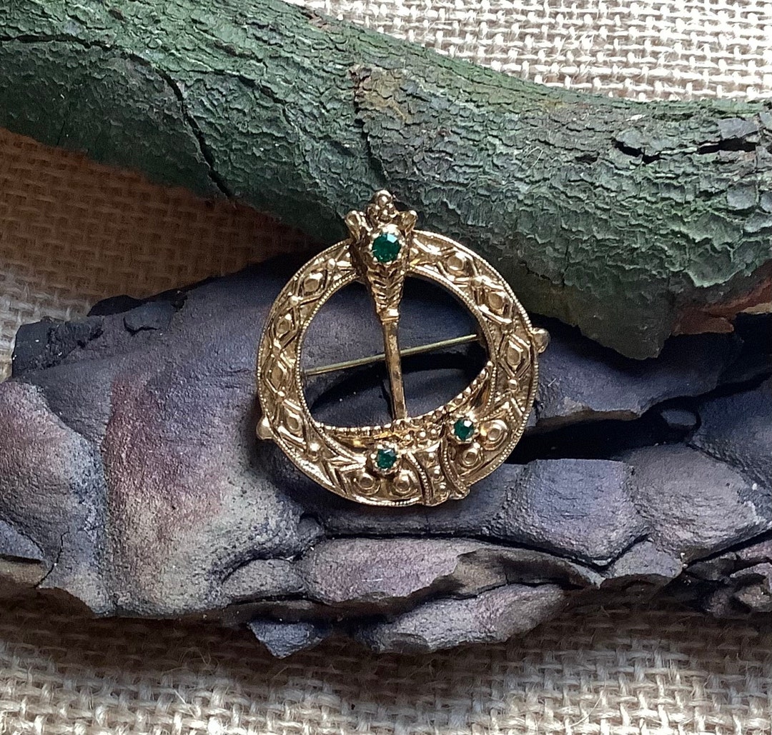 A Small Simple Celtic Style Brooch/pin. Deep Rich Gold - Etsy