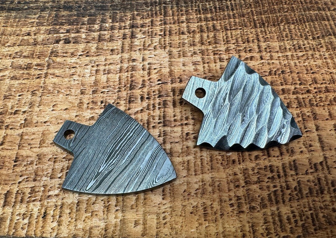 Handmade Damascus Steel Arrowhead Pendant / Keychain - Etsy