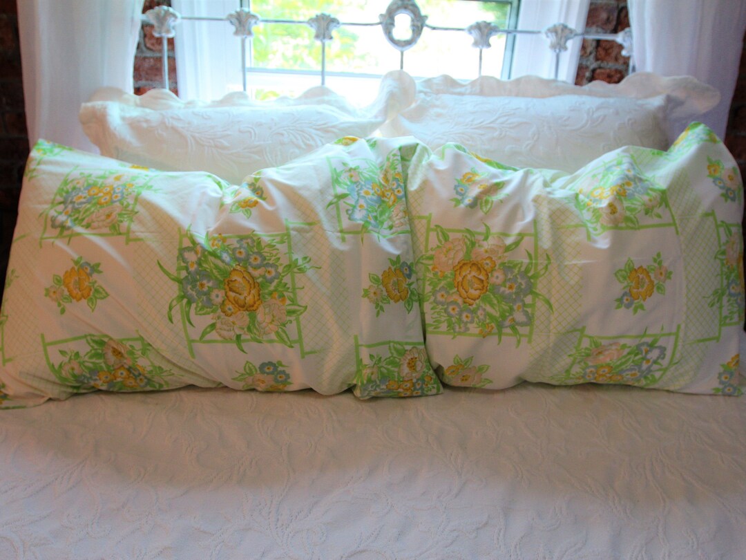 1970'S PILLOWCASE SET OF 2, Standard Size Colorful Vintage Pillowcases ...