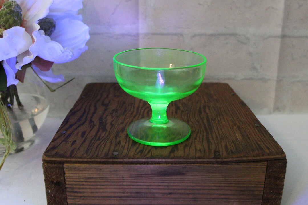 GREEN URANIUM DEPRESSION Glass Champagne Glass Ice Cream Dish, 1920's ...