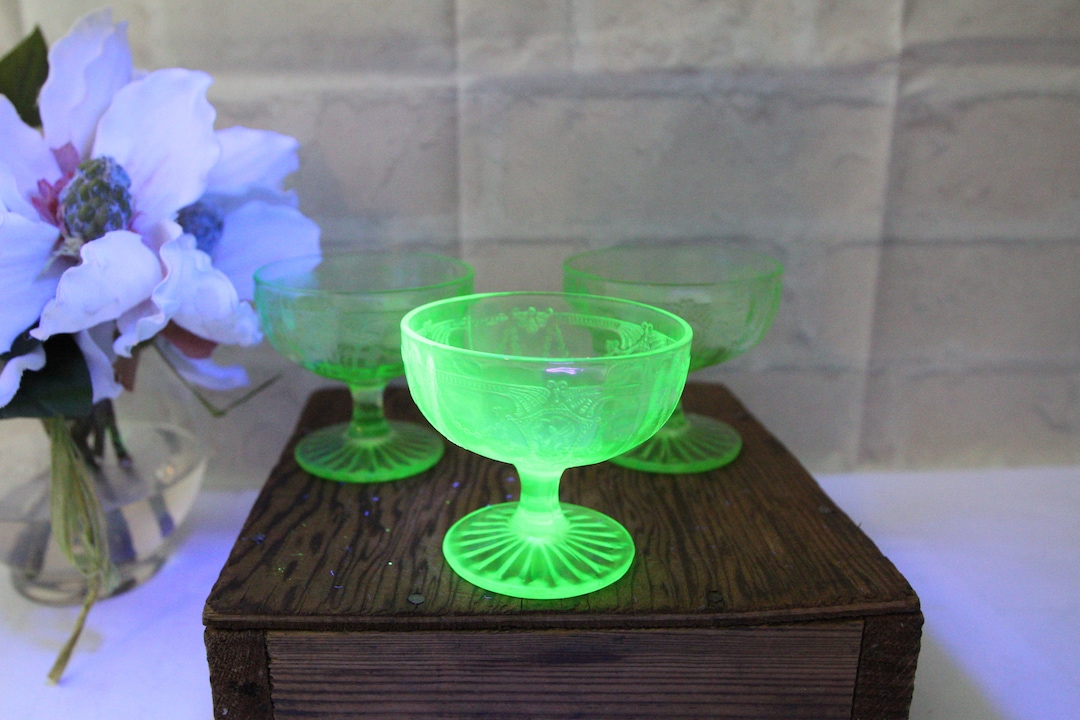 GREEN URANIUM DEPRESSION Glass Champagne Glasses Set of 3 Pattern Ice ...