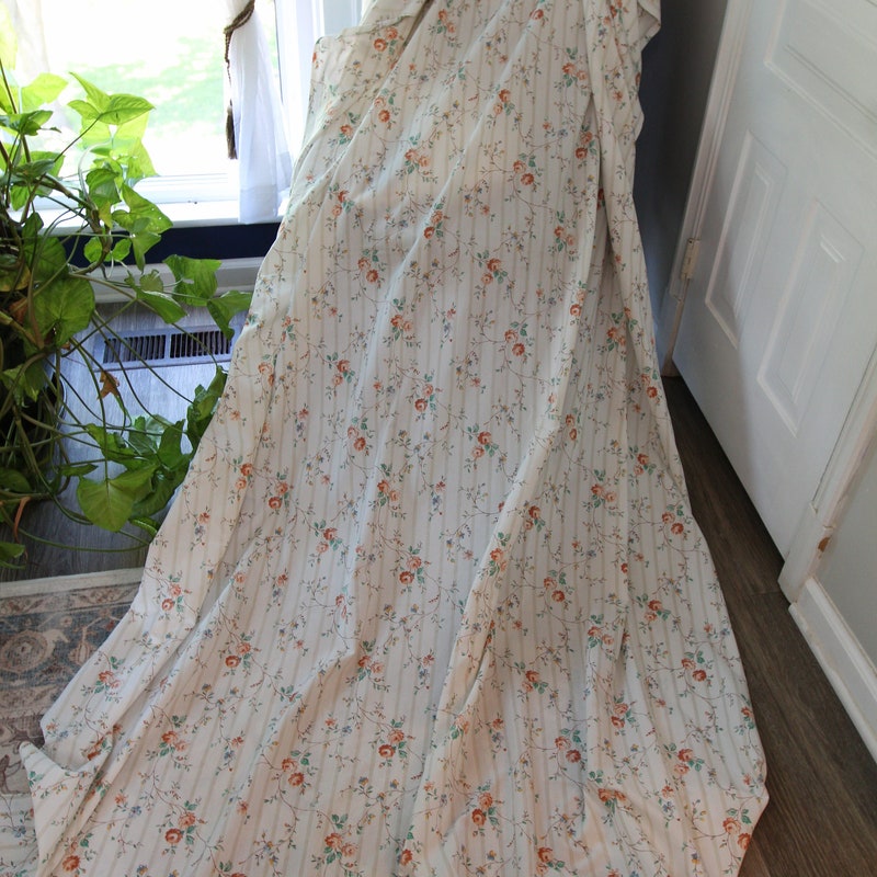 Cottage Roses - Etsy