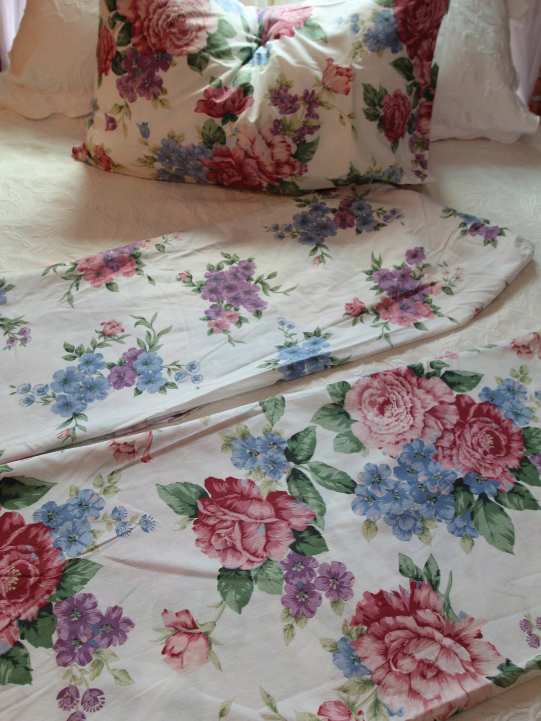 1980's TWIN SHEET SET, Dark Pink Cabbage Roses With Purple Violets ...