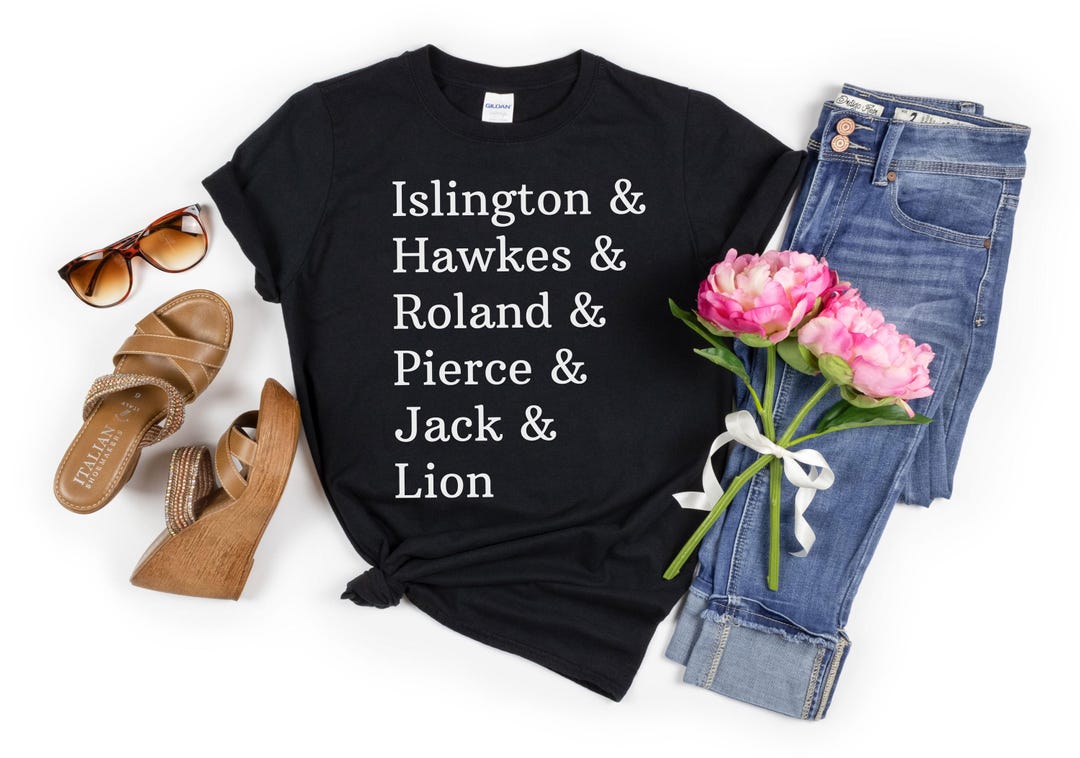 Emma M Lion Book T-shirt: Character Names, Bookish Shirt - Etsy