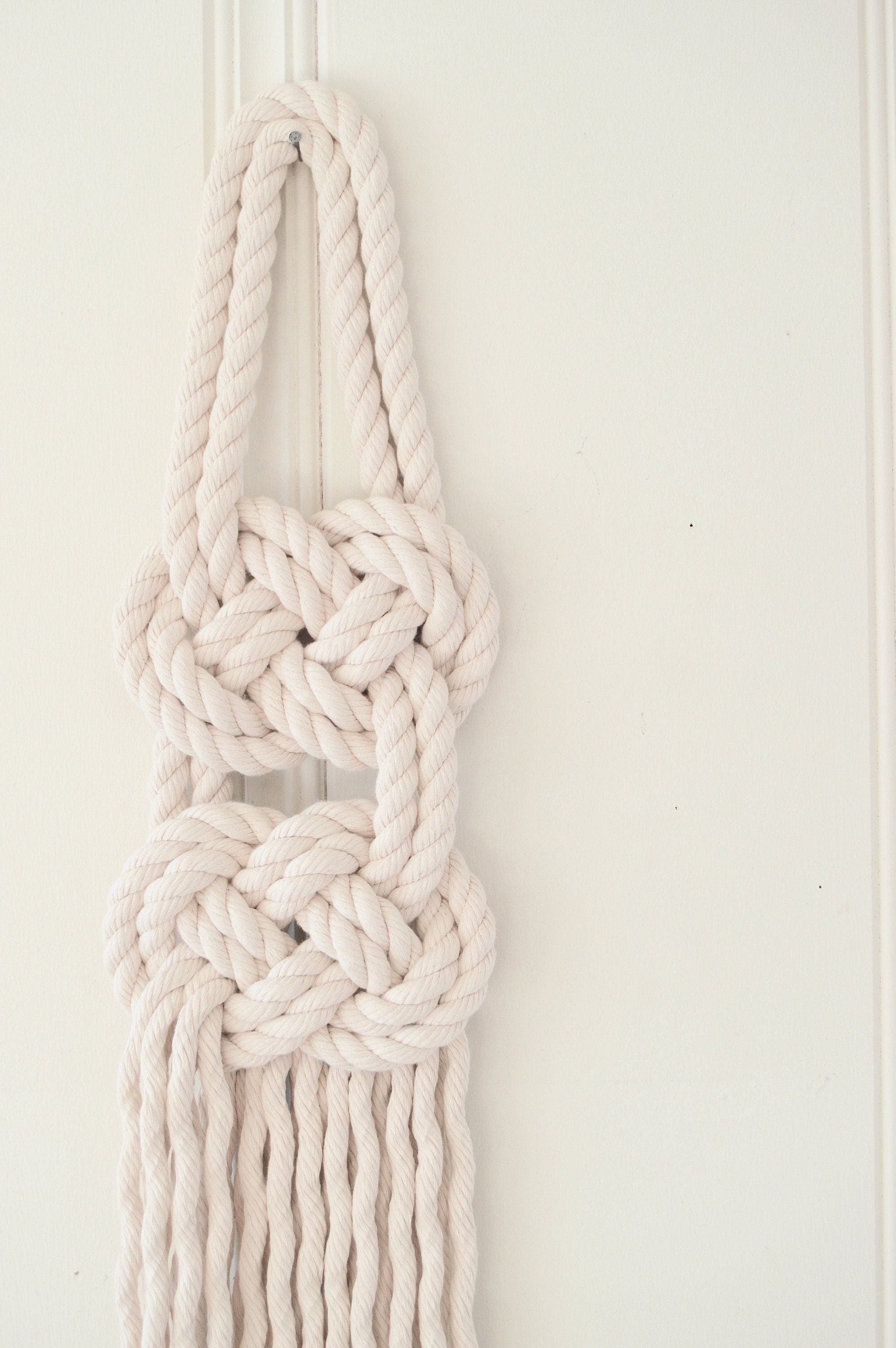 Double Coin Wall Hanging / Macrame Wall Hanging / Carrick Bend - Etsy