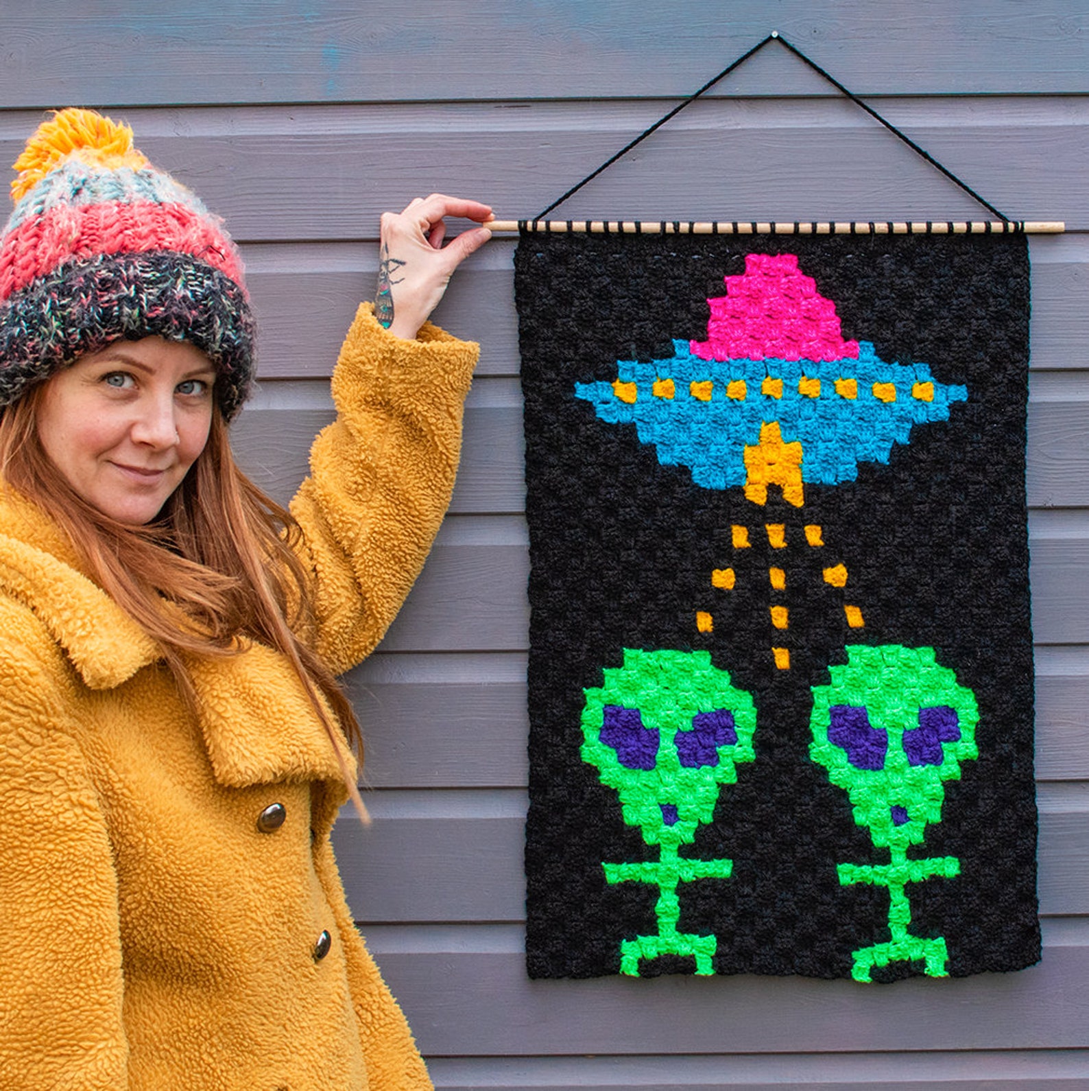 ALIEN SPACESHIP Wall Hanging Crochet Pattern / Corner to - Etsy