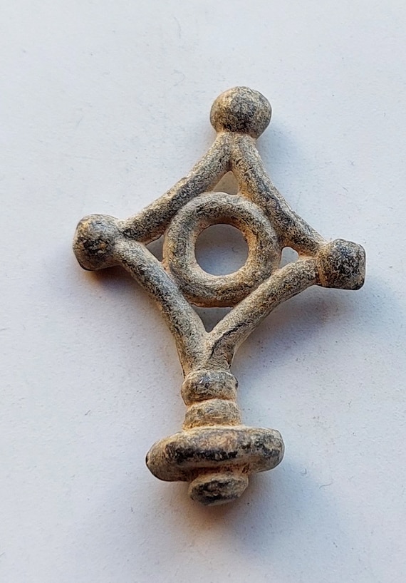 authentic Medieval cross of lead templar 13th century - Gem