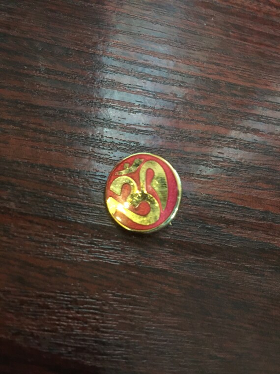 HOKA YANTRA Metal Pin Badge - Gem