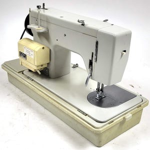 Vintage Pfaff 204 Sewing Machine 220v Europlug - Etsy