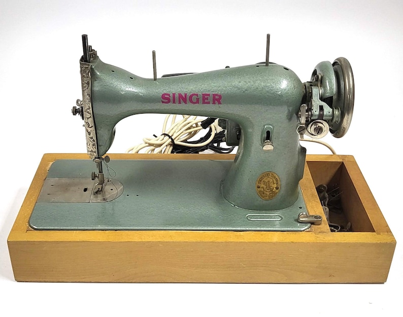 Vintage Green Singer Electric Sewing Machine Iron Heavy Duty Sewmac ...