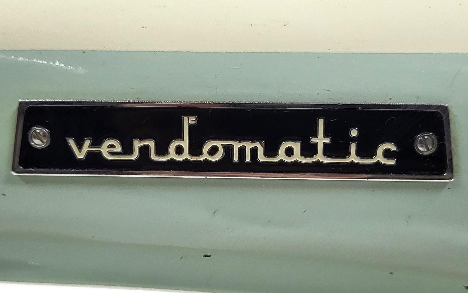 Vintage 1960s Vendomatic De Luxe Sewing Machine – No Pedal - Etsy