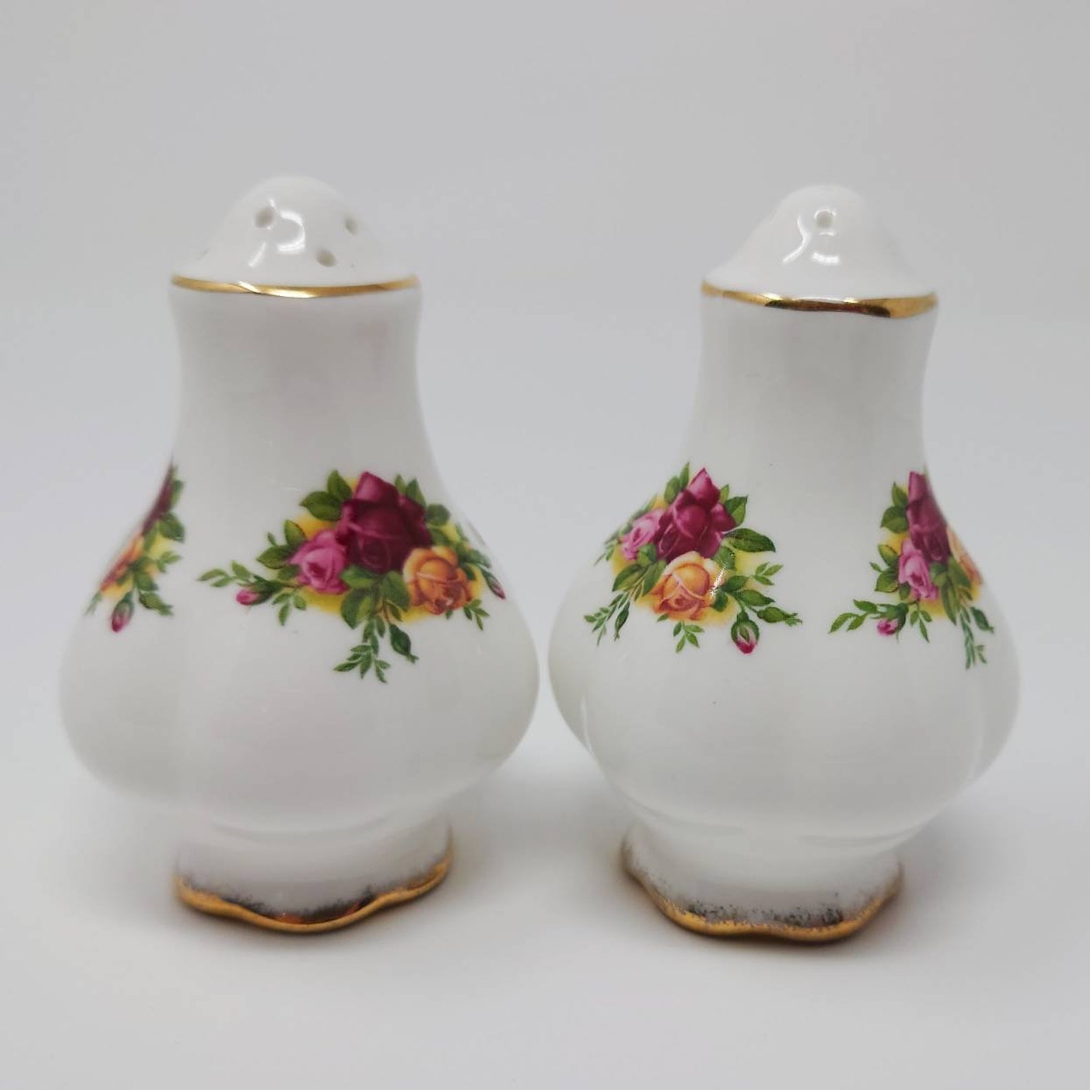 Royal Albert Old Country Roses Vintage Salt and Pepper Set / - Etsy UK