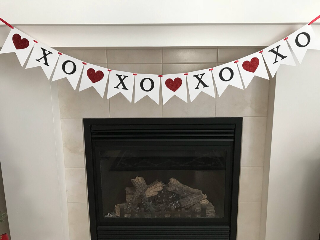 Valentine's Day Banner, Valentine's Decoration, X's and O's, Heart ...