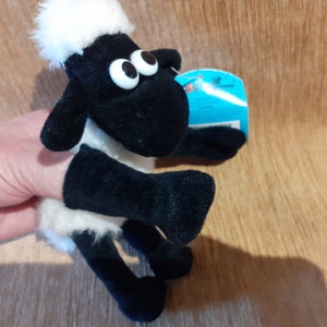 Shaun the Sheep Hand / Finger Puppet From Wallace and Gromit - Etsy
