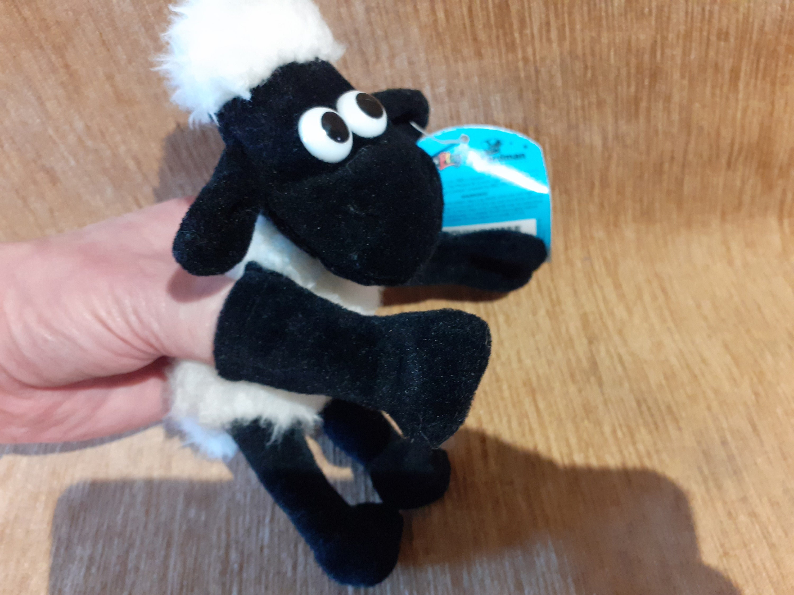 Shaun the Sheep Hand / Finger Puppet From Wallace and Gromit | Etsy