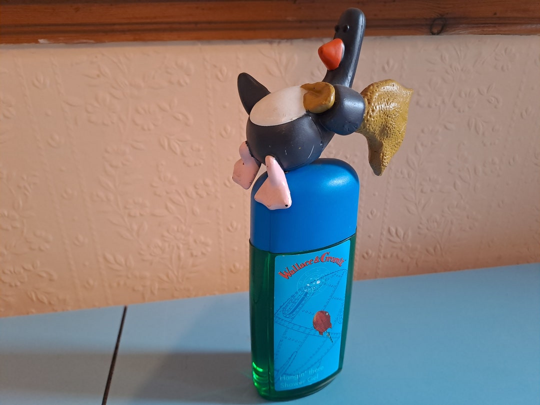 Wallace and Gromit - Feathers Mcgraw Hanging Shower Gel Vintage Penguin ...