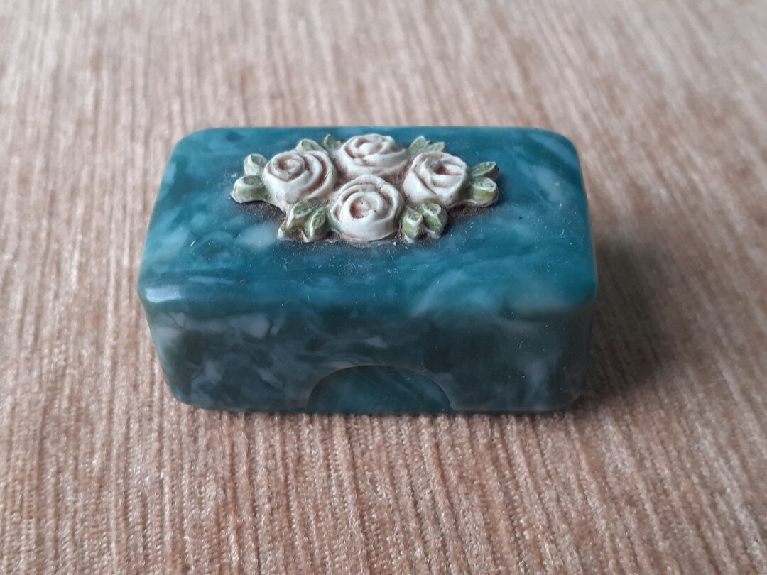 Keepsake / Pill Box / Gift Box / Snuff Box - Vintage Bakelite Plastic ...
