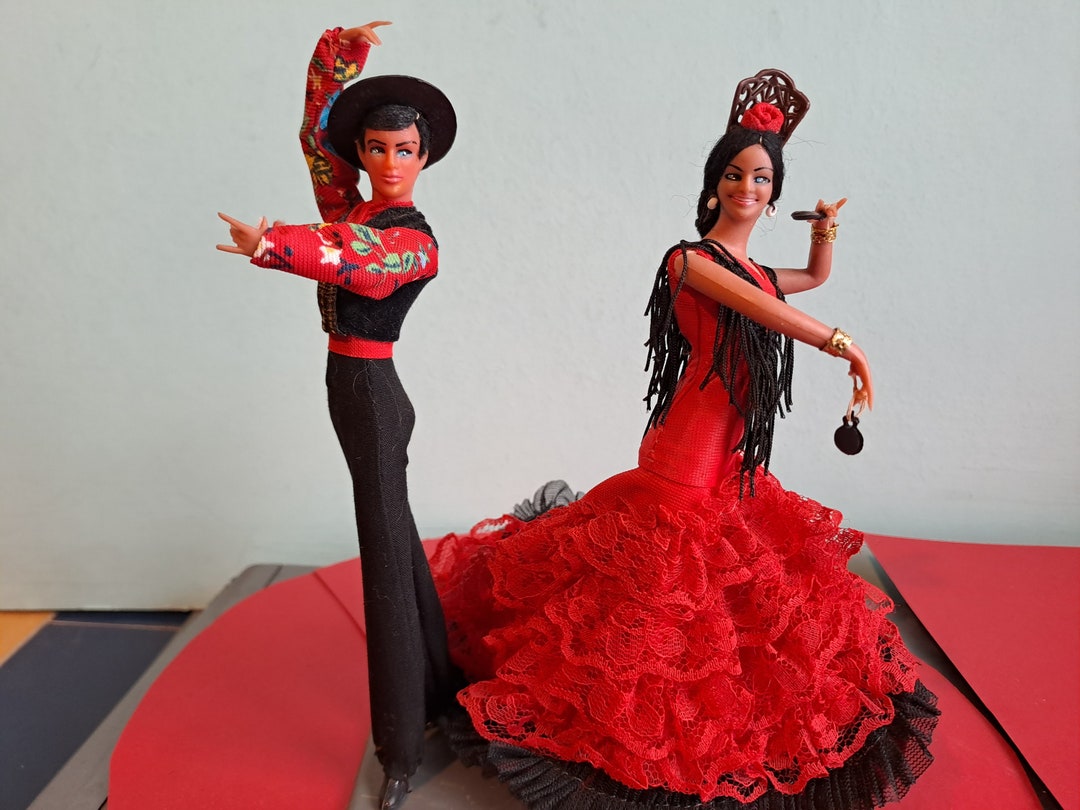 Pair of Spanish Dolls Marin Chiclana Flamenco Dancing Couple in ...