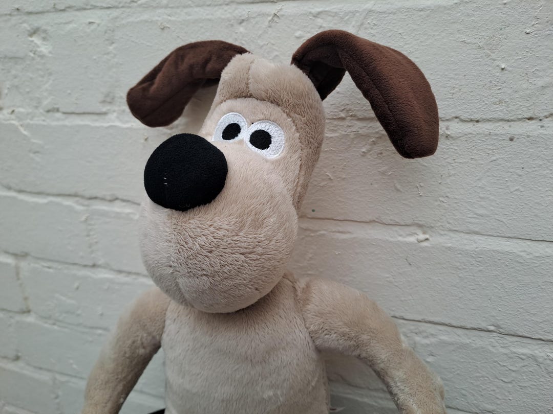 Large Wallace and Gromit Dog With Posable Ears - Vintage Stuffed Plush ...
