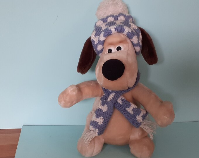 Wallace and Gromit Vintage Gromit in Bone Pattern Hat and Scarf Dog ...