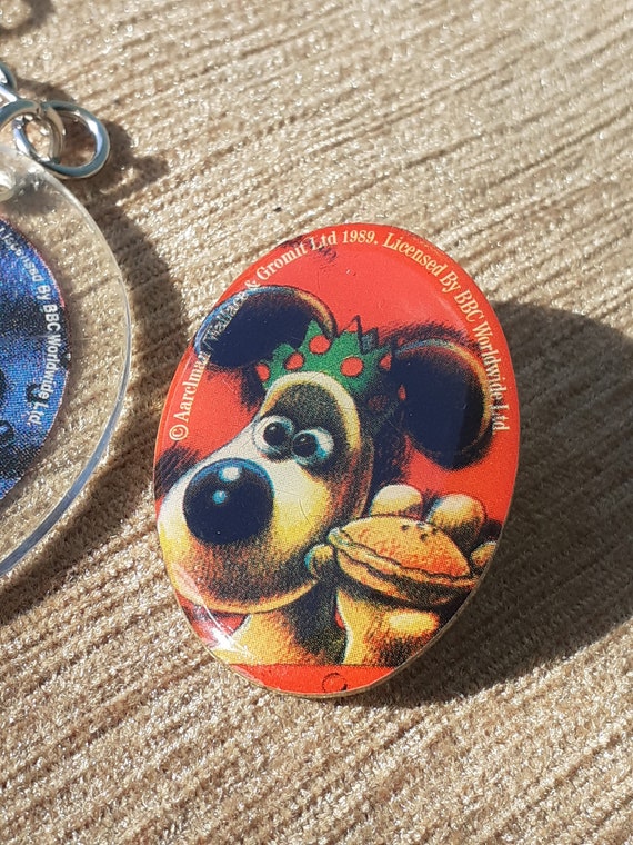 1989 Christmas Wallace and Gromit Keyring and Lapel /… - Gem