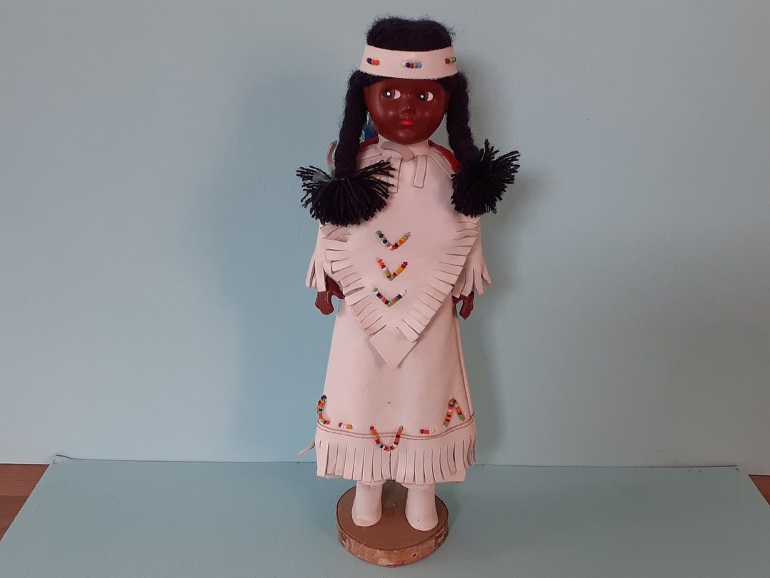 Native American Canadian Indian Inuit Girl in Traditional Costume ...